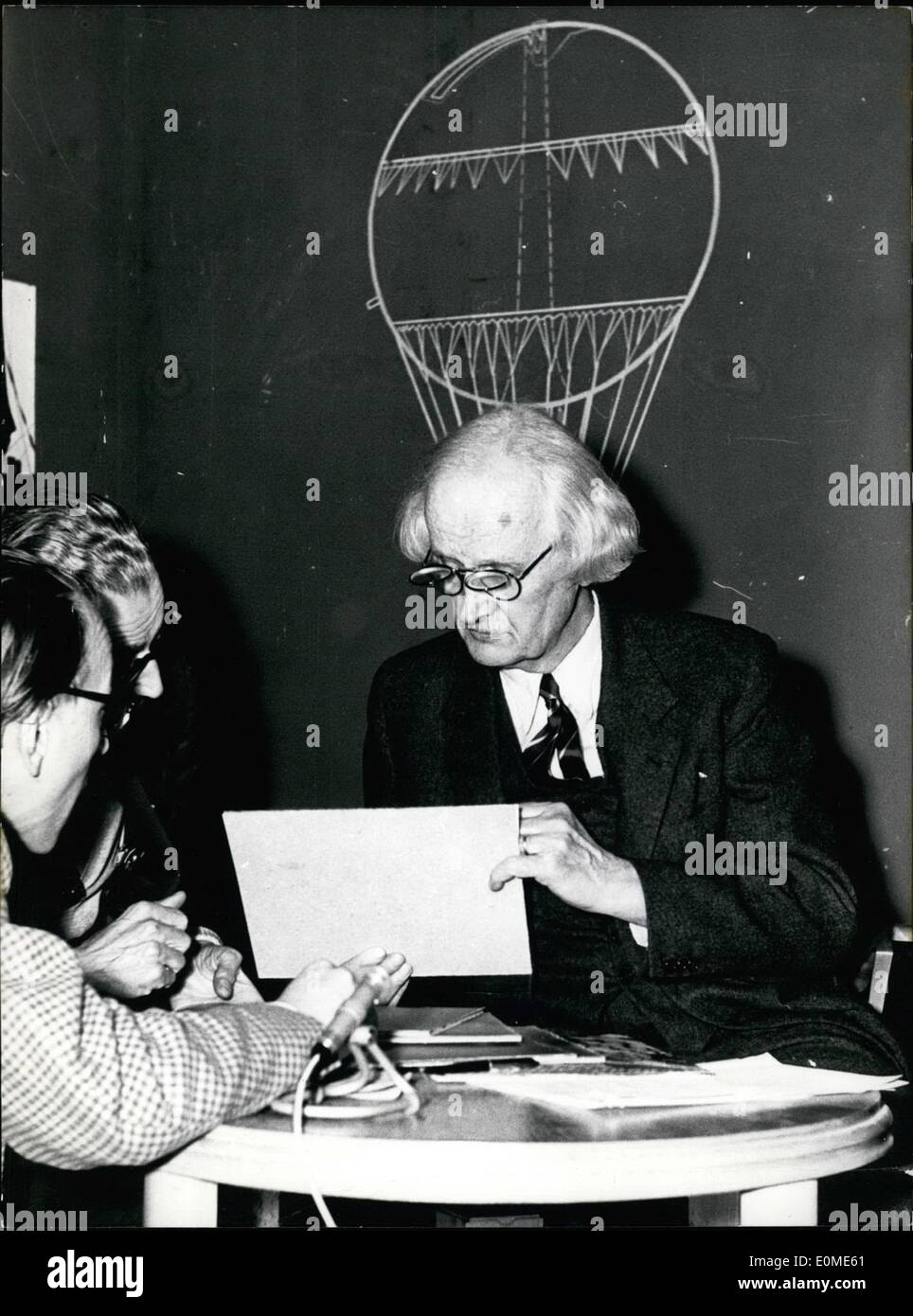 Auguste piccard hi-res stock photography and images - Alamy