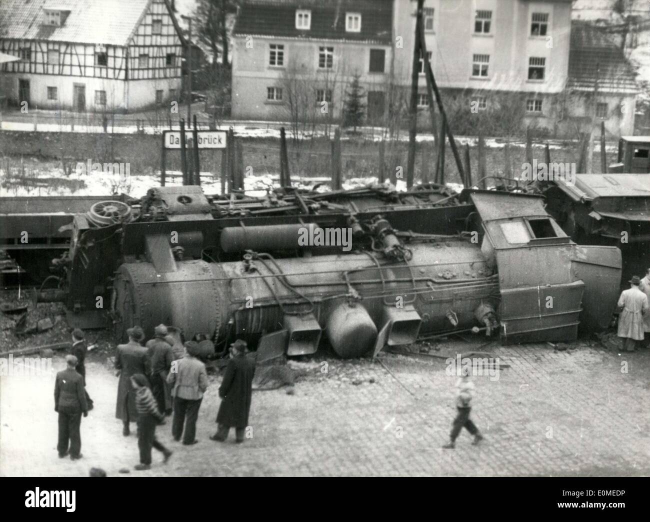 Jan. 05, 1955 - Two were dead after a train flew off the rails in Hagen ...
