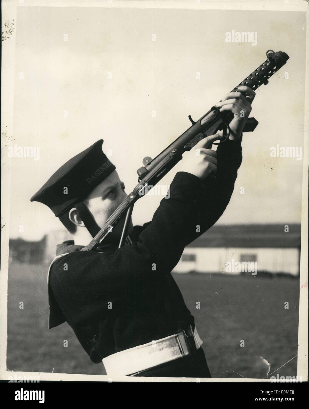 Sub machine gun hi-res stock photography and images - Alamy