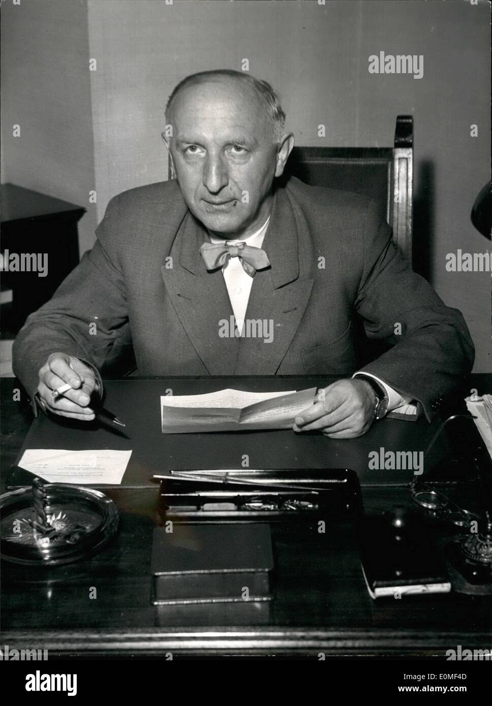 Dec. 12, 1954 - Pictured is Professor Dr. Suhr a day after the Berlin ...