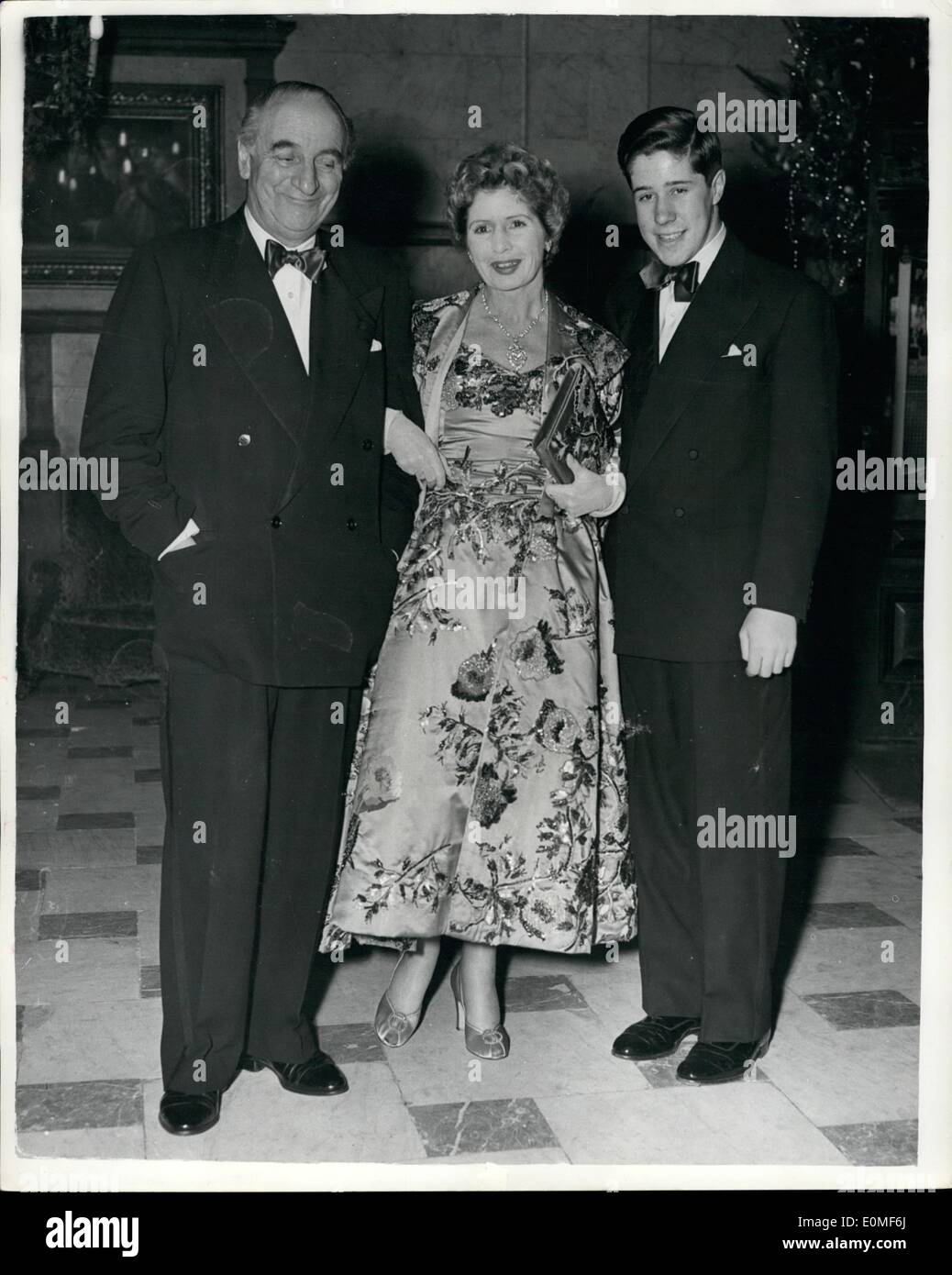 Lady docker hi-res stock photography and images - Alamy