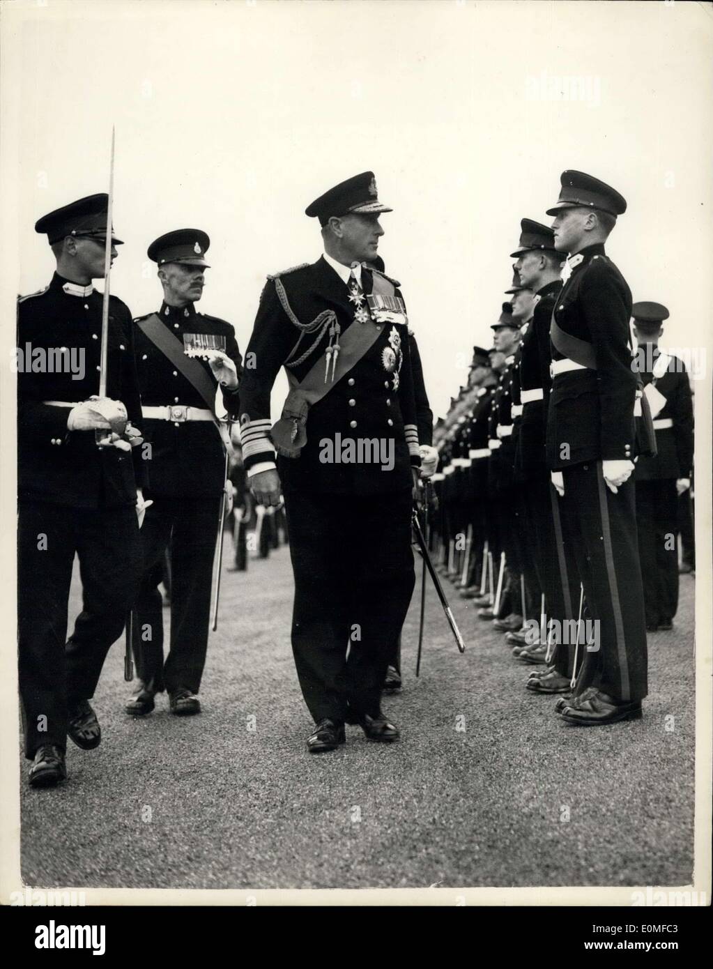 Feb. 03, 1955 - Sovereign;s Parade: Admiral the Earl Mountbatten of ...