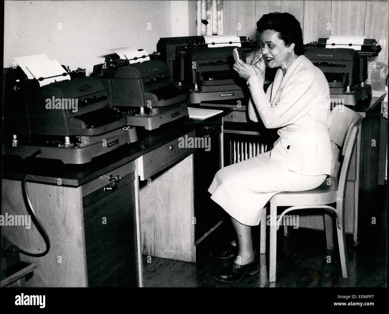 Electric type writer hi-res stock photography and images - Alamy