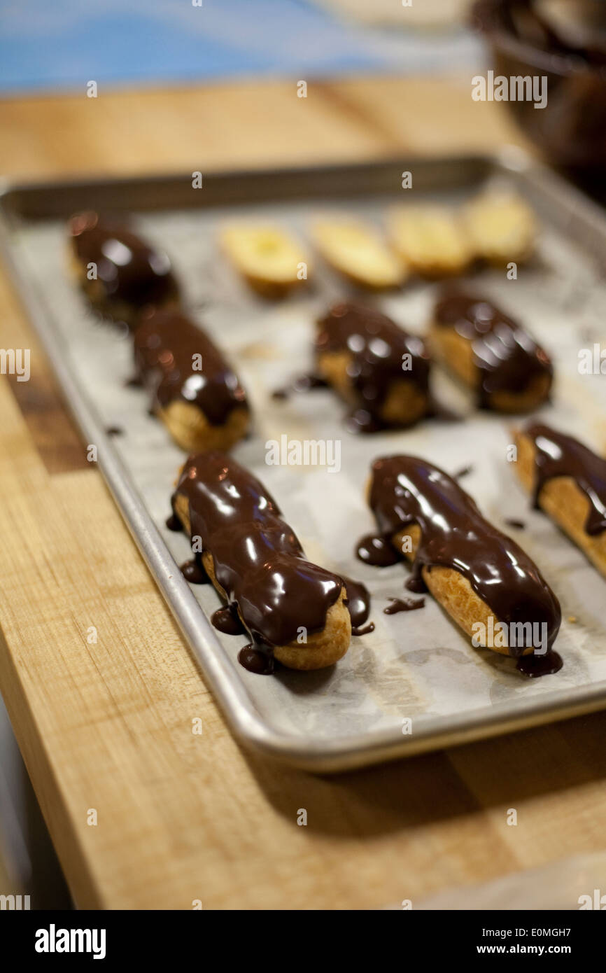 Making chocolate from scratch hi-res stock photography and images - Alamy