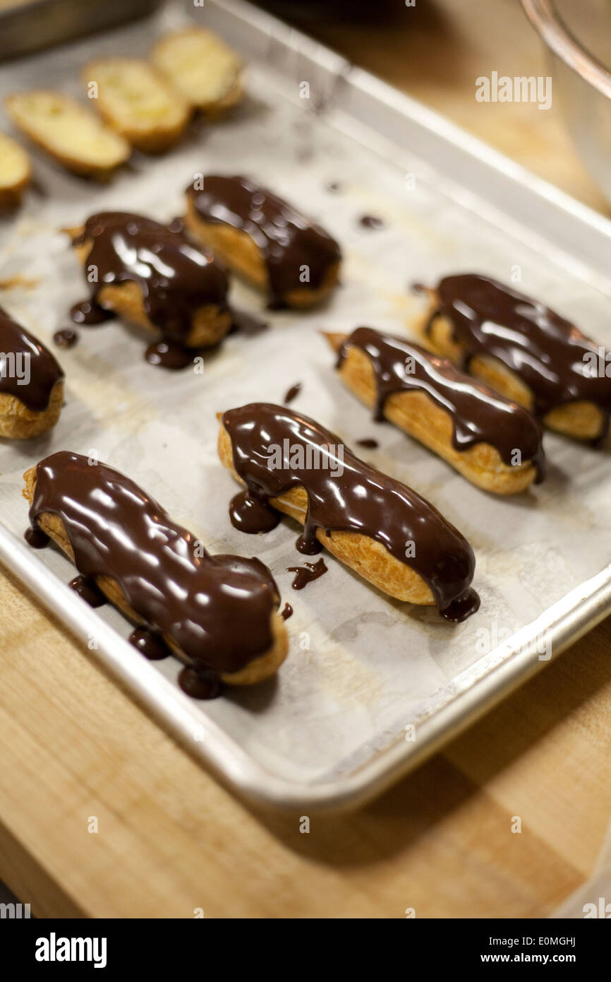 Piping eclairs hi-res stock photography and images - Alamy