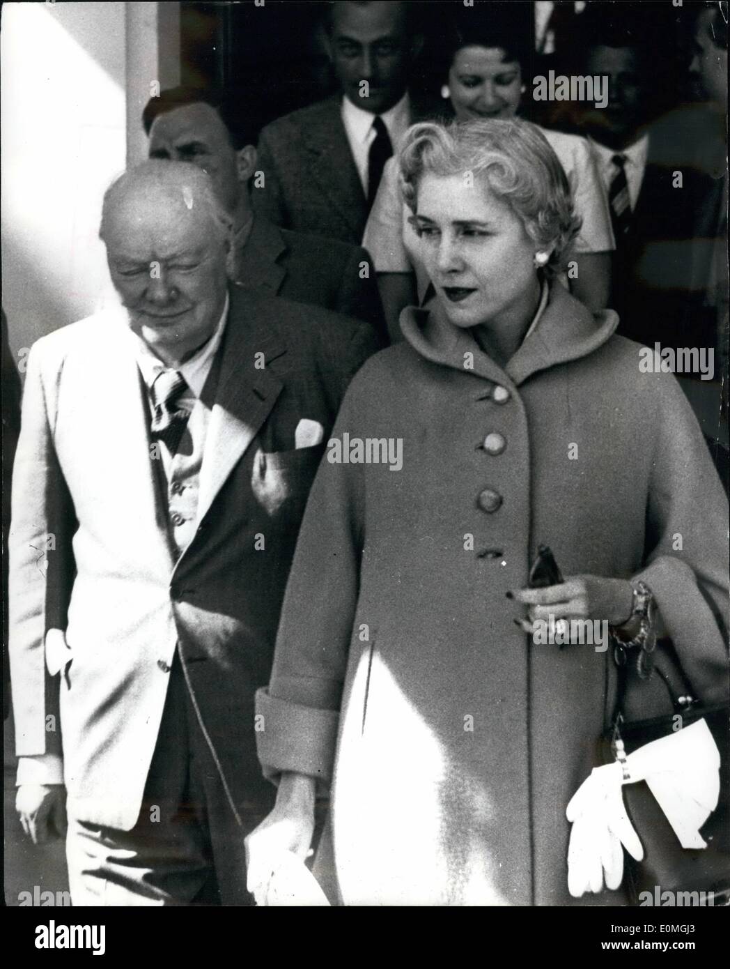 Apr. 04, 1955 - Sir Winston and Clare Luce at Syracus. Ex-Prime ...