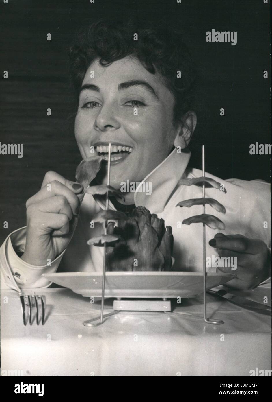 Apr. 04, 1955 - Annual Inventors Show Opens In Paris: An inventor's ...