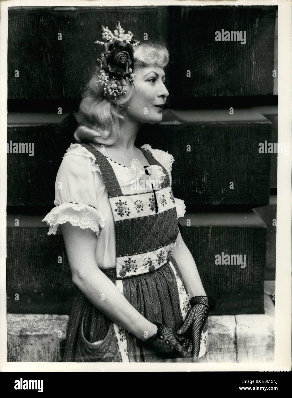 Peasant costume hi-res stock photography and images - Alamy