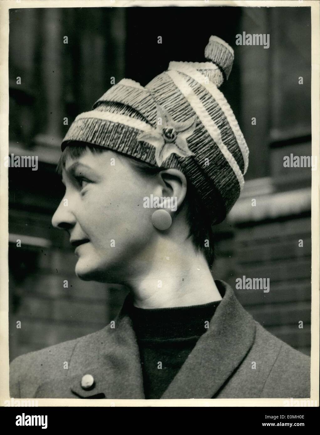 Apr. 04, 1955 - Press View of the Royal Academy Exhibition... The ...