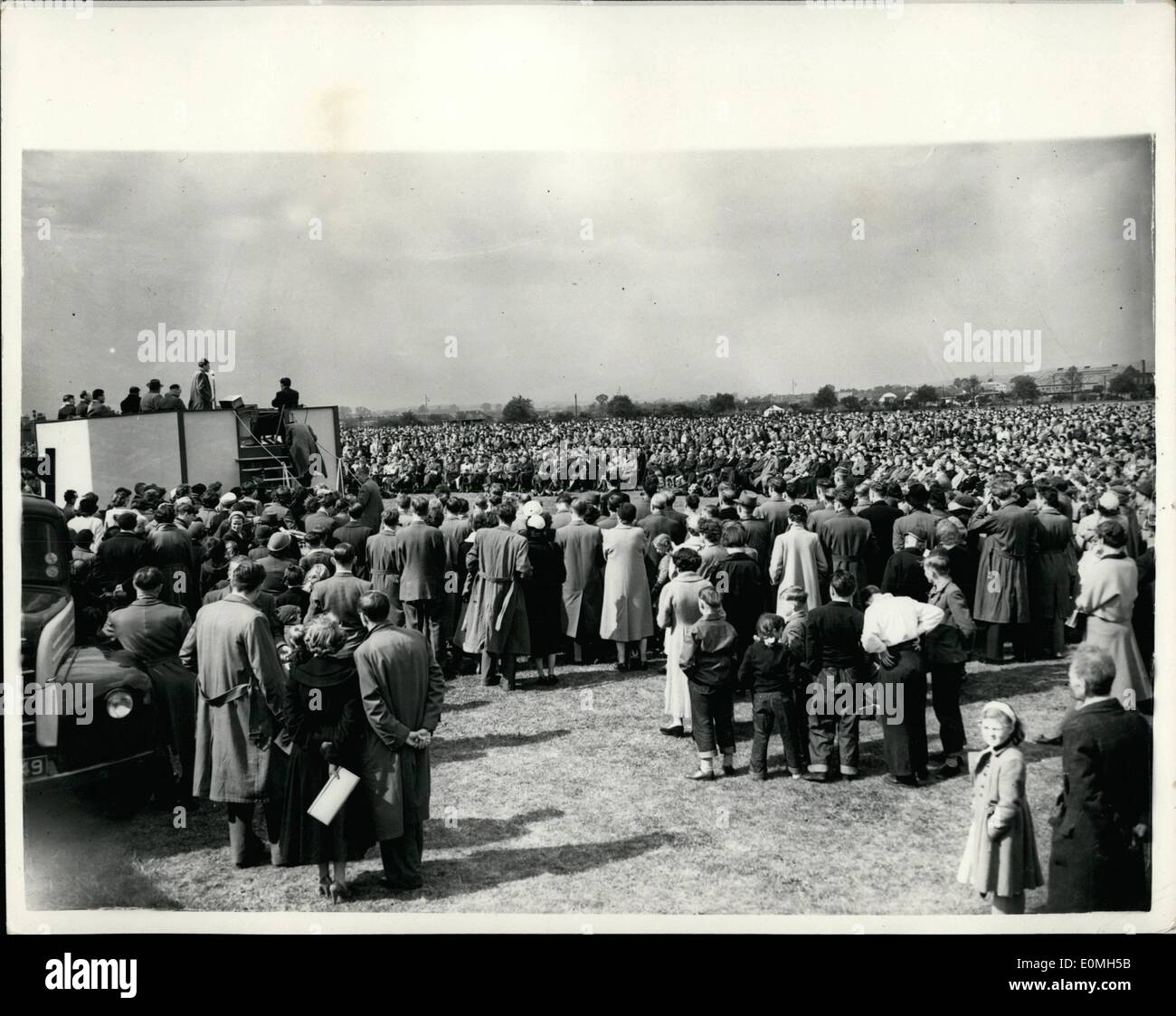 May 05, 1955 - Thousands listen to Billy Graham at Dagenham addresses ...