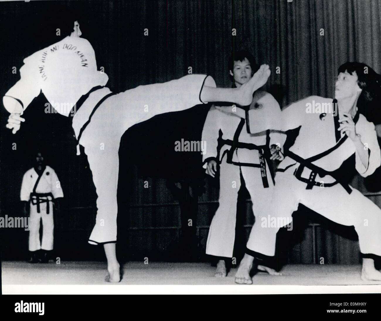 Kung fu hi-res stock photography and images - Alamy