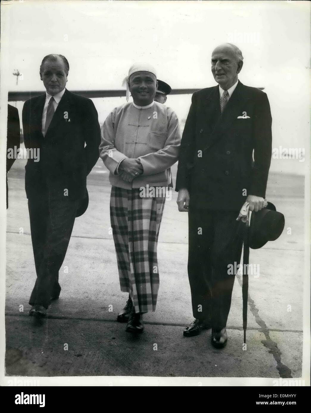 Jun. 06, 1955 - Prime Minister of Burma arrives at London Airport: U NU ...