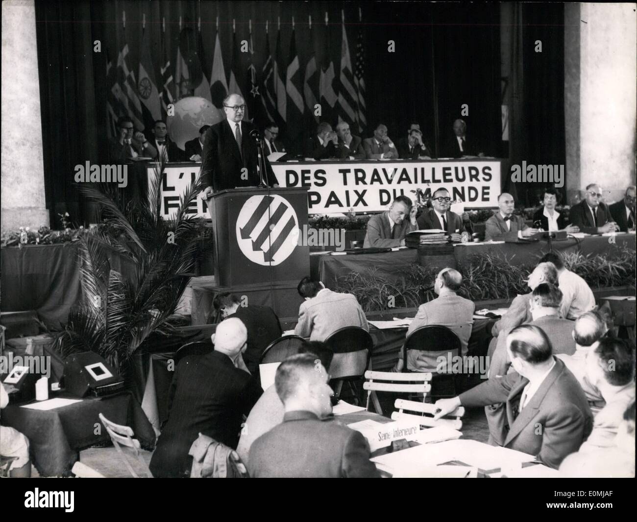 Congress of paris hi-res stock photography and images - Alamy