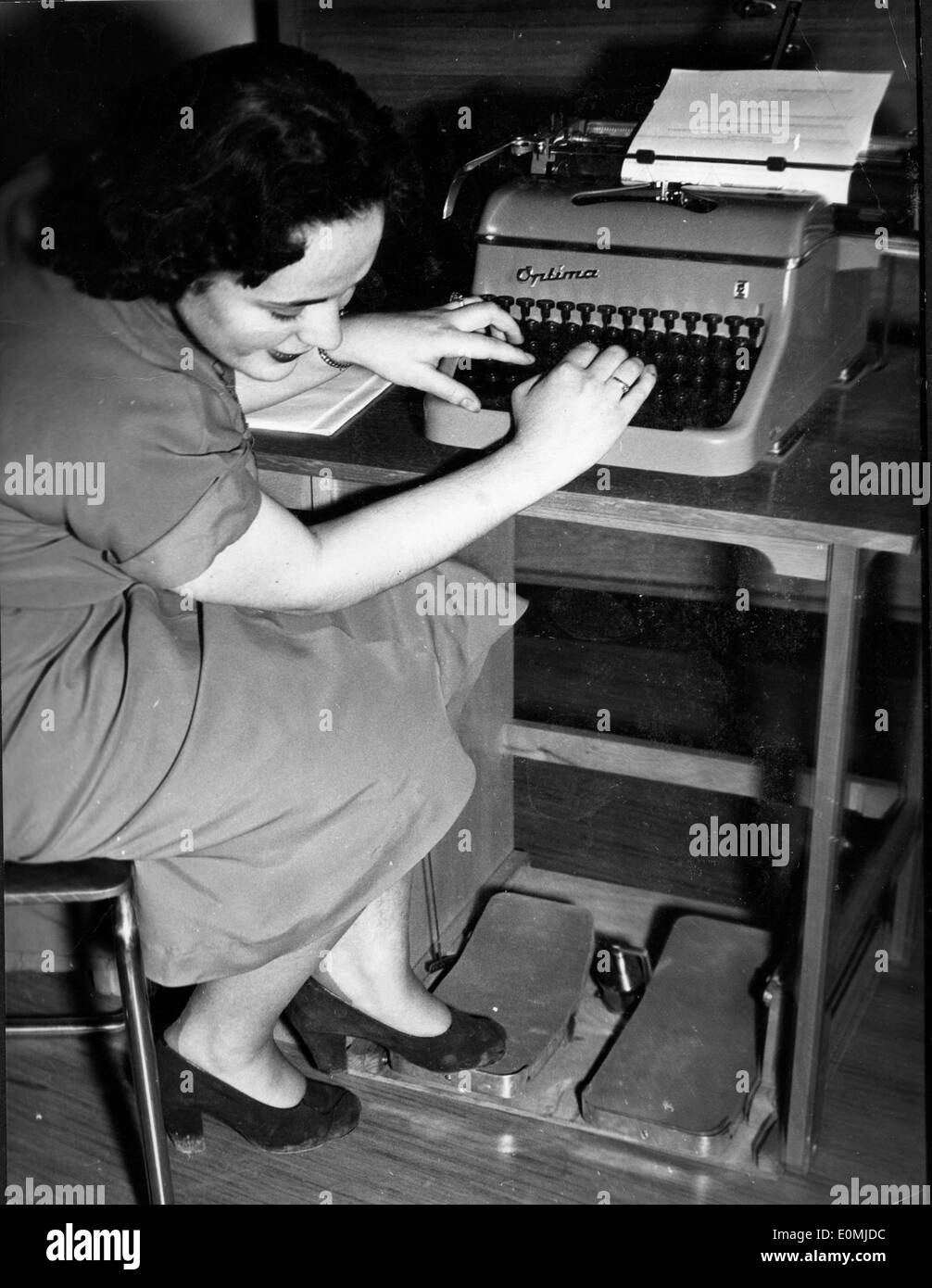 Hunched woman hi-res stock photography and images - Alamy