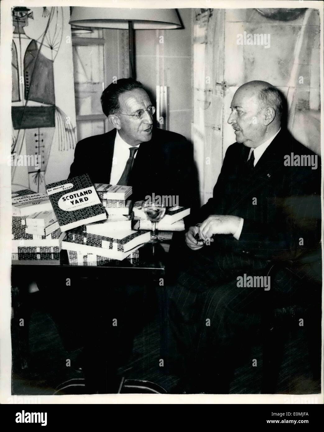 Commissioner metropolitan police sir hi-res stock photography and ...