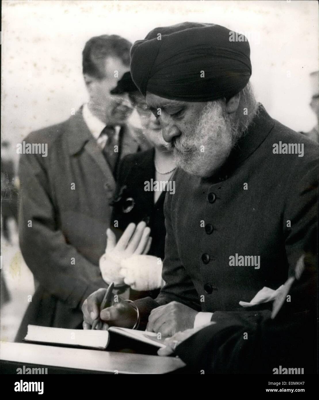 Nov. 11, 1955 - Remembrance Day Celebrated In Paris: A ceremony was ...