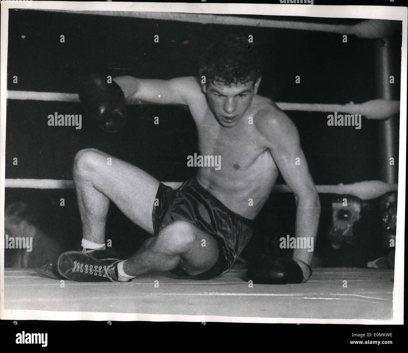 Oct. 10, 1955 - Dai Dower Knocked Out By Young Martin: Dai Dower, last ...