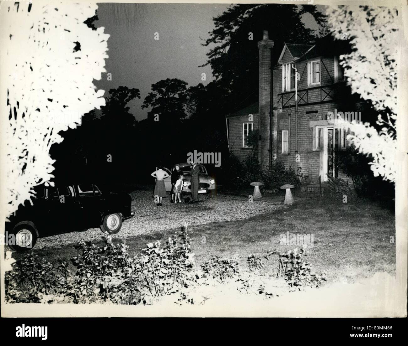 Princess margaret peter townsend 1955 hi-res stock photography and ...