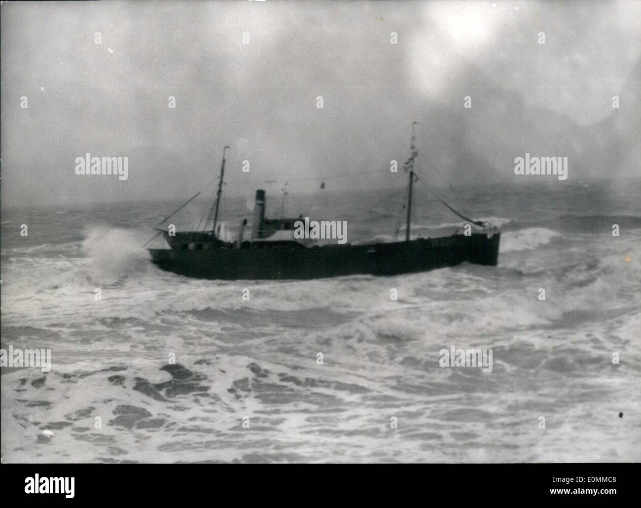 Dec. 12, 1955 - Dutch trawler aground near Gris-Nez: The Dutch Trawler ...
