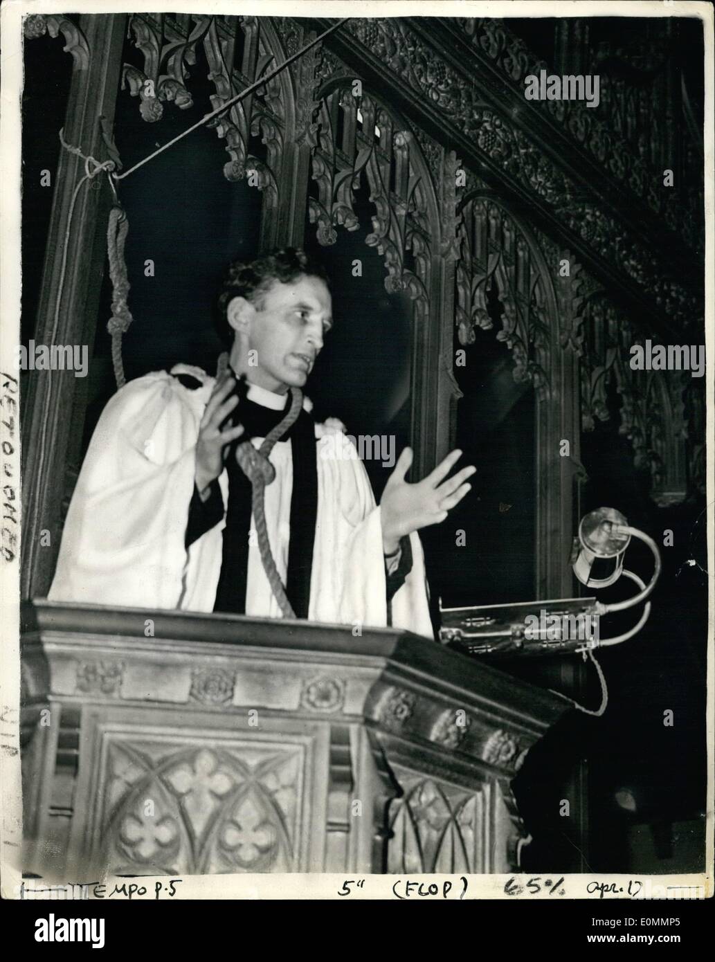 Black church congregation hi-res stock photography and images - Alamy