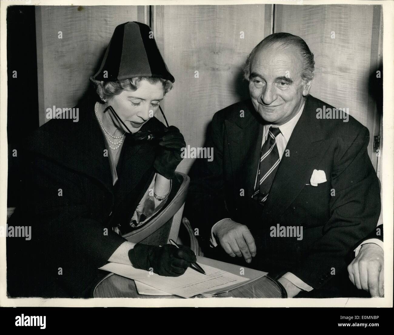 Sir bernard docker hi-res stock photography and images - Alamy