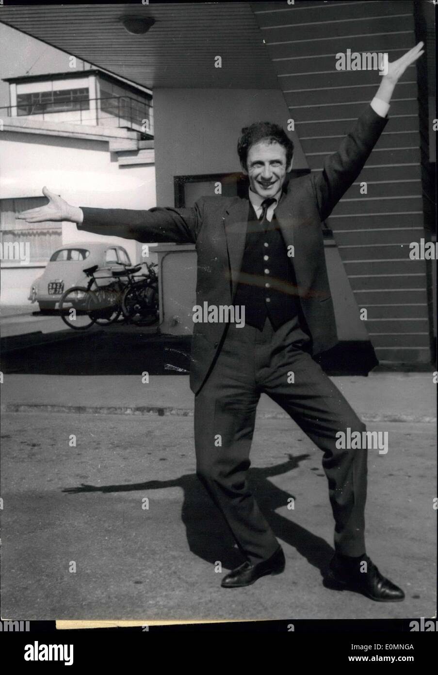 Famous mime back in paris hi-res stock photography and images - Alamy