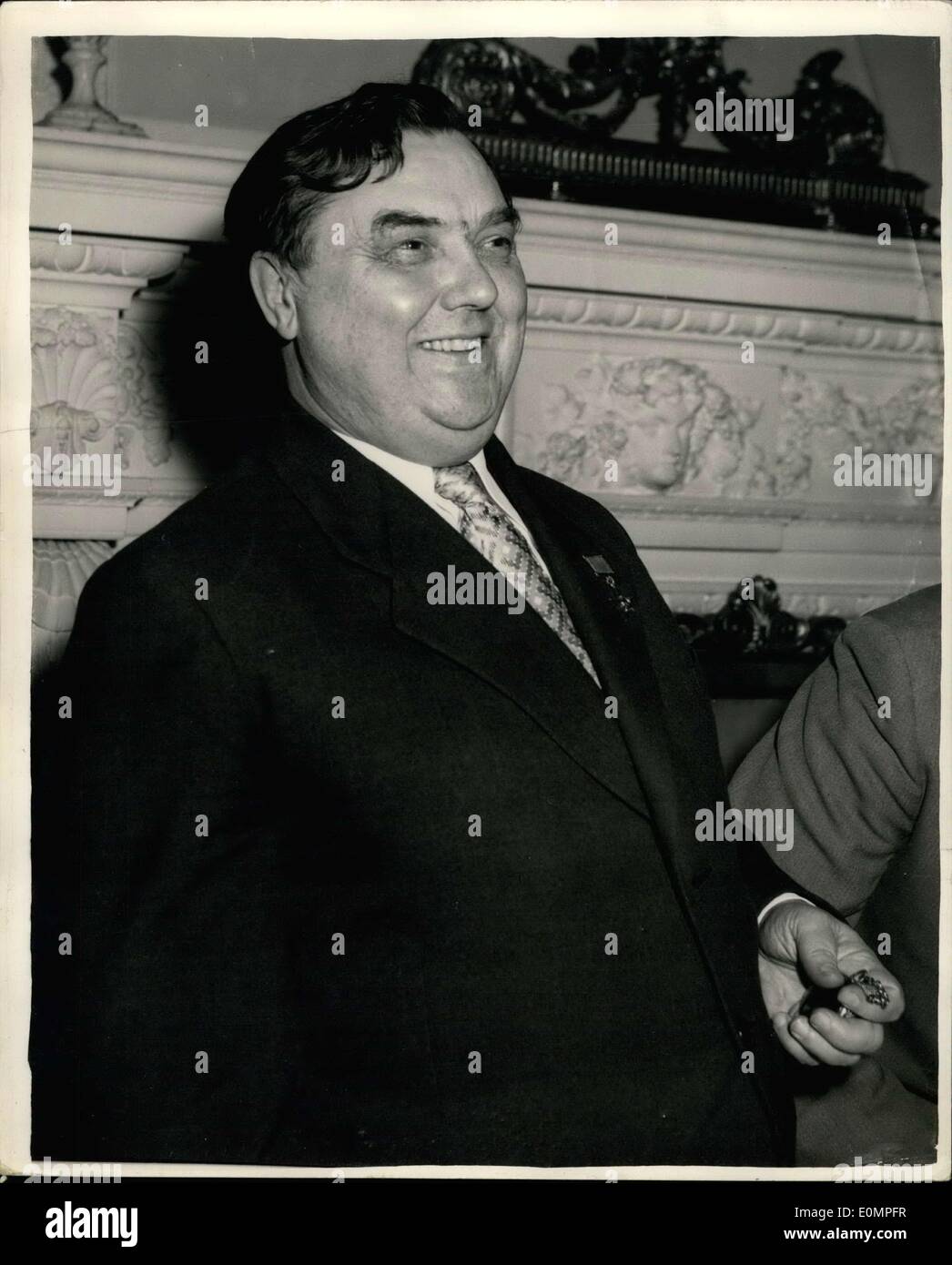 Apr. 05, 1956 - Mr Malenkov meets members of the pres at the Russian ...