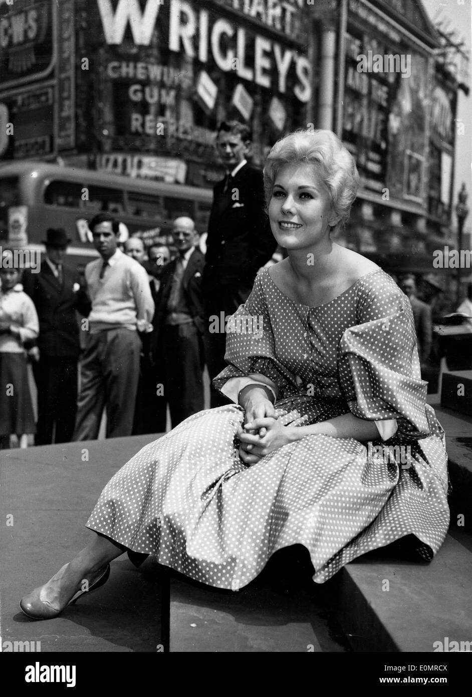 Kim novak hi-res stock photography and images - Alamy