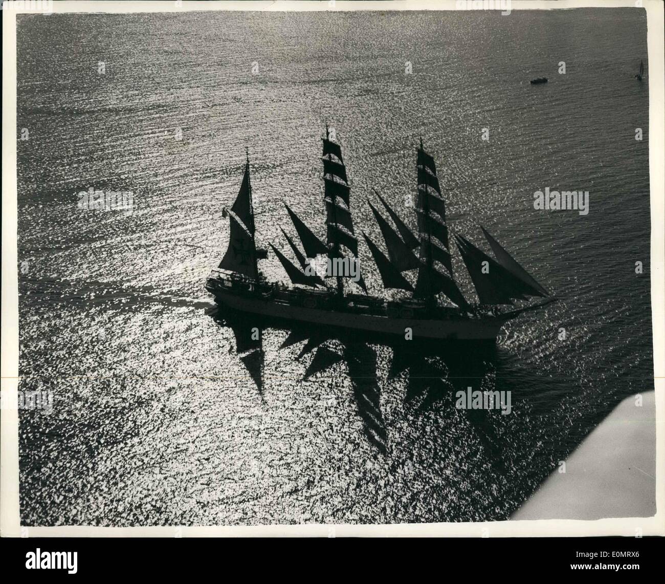 Jun. 06, 1956 - Beauty of a sunlit sea - striking picture of the ...