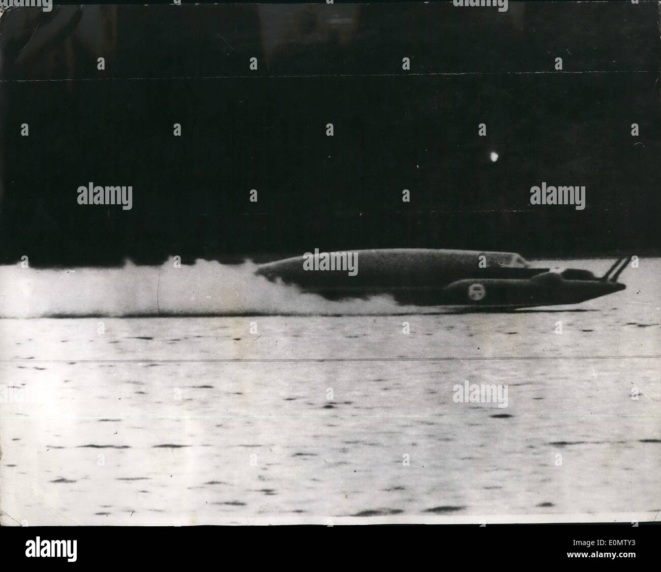 Donald campbell world water speed hi-res stock photography and images ...