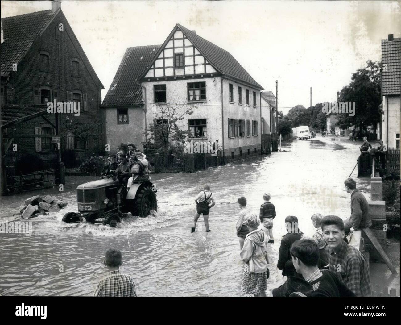 Disaster stricken area hi-res stock photography and images - Alamy