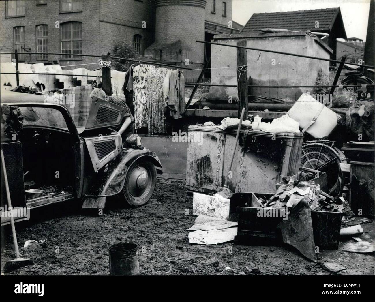 Disaster stricken area hi-res stock photography and images - Alamy