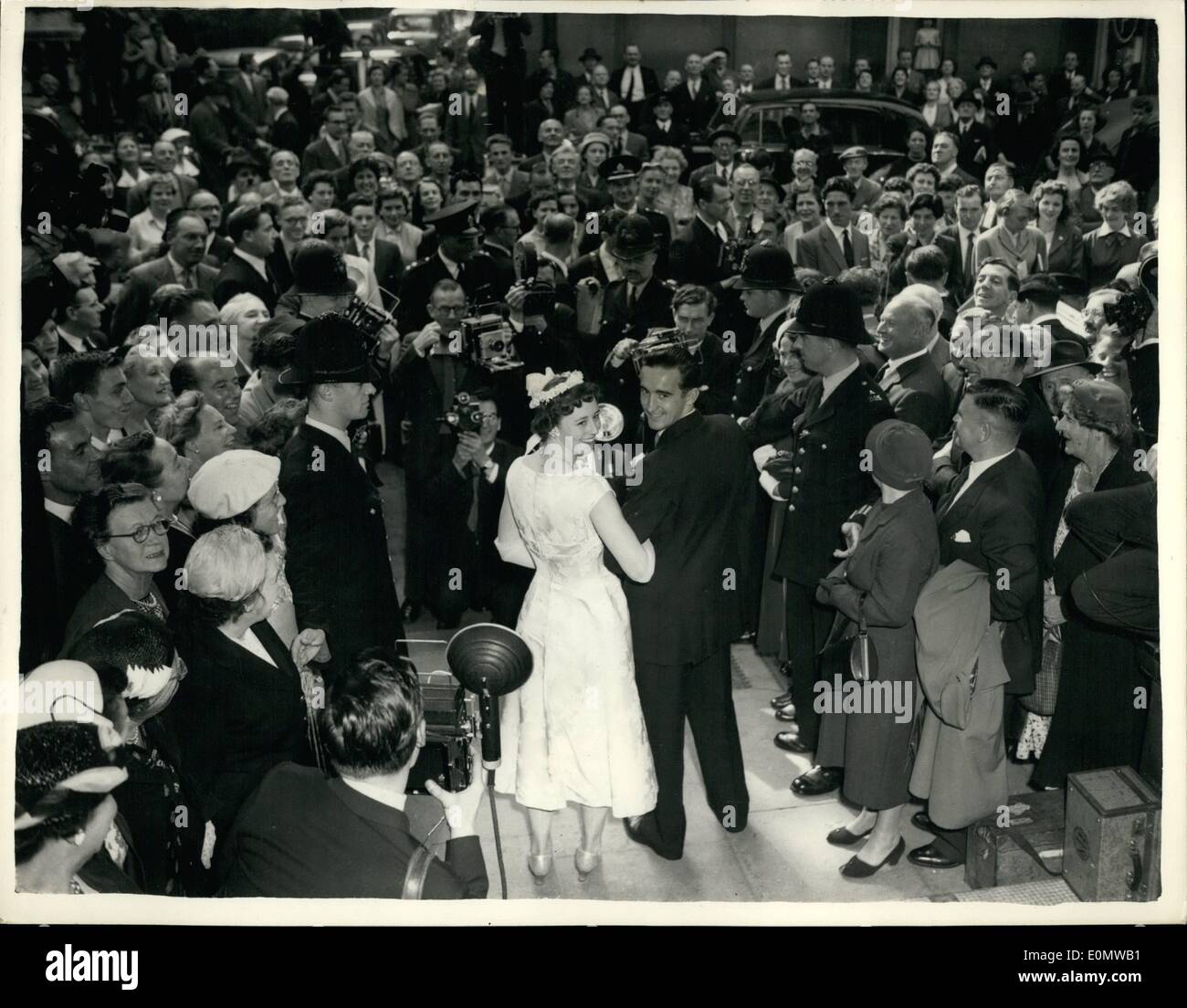 Sep. 09, 1956 - Gordon Pirie weds: The famous runner Gordon Pirie was ...