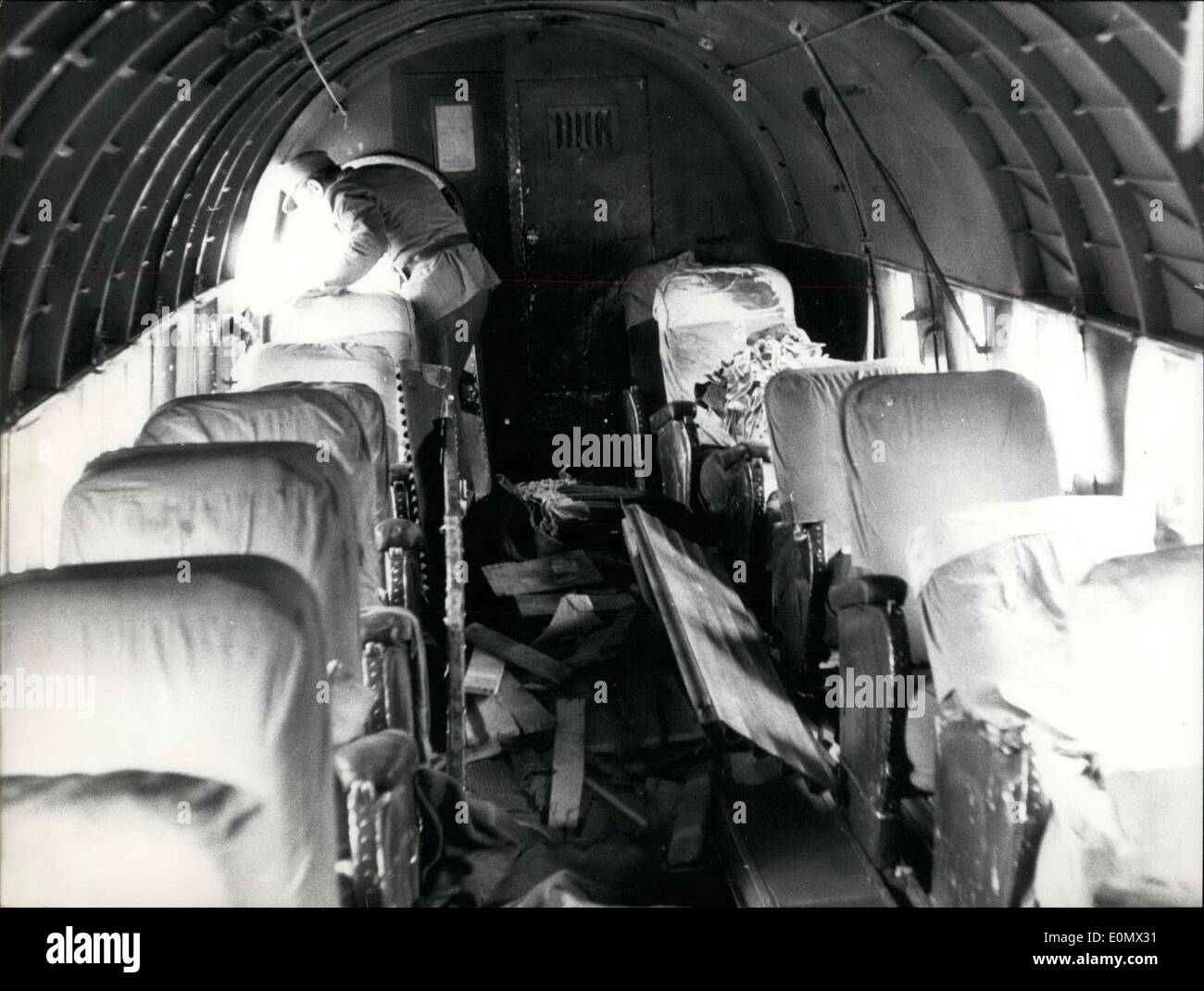 Passengers fighting on plane hi-res stock photography and images - Alamy
