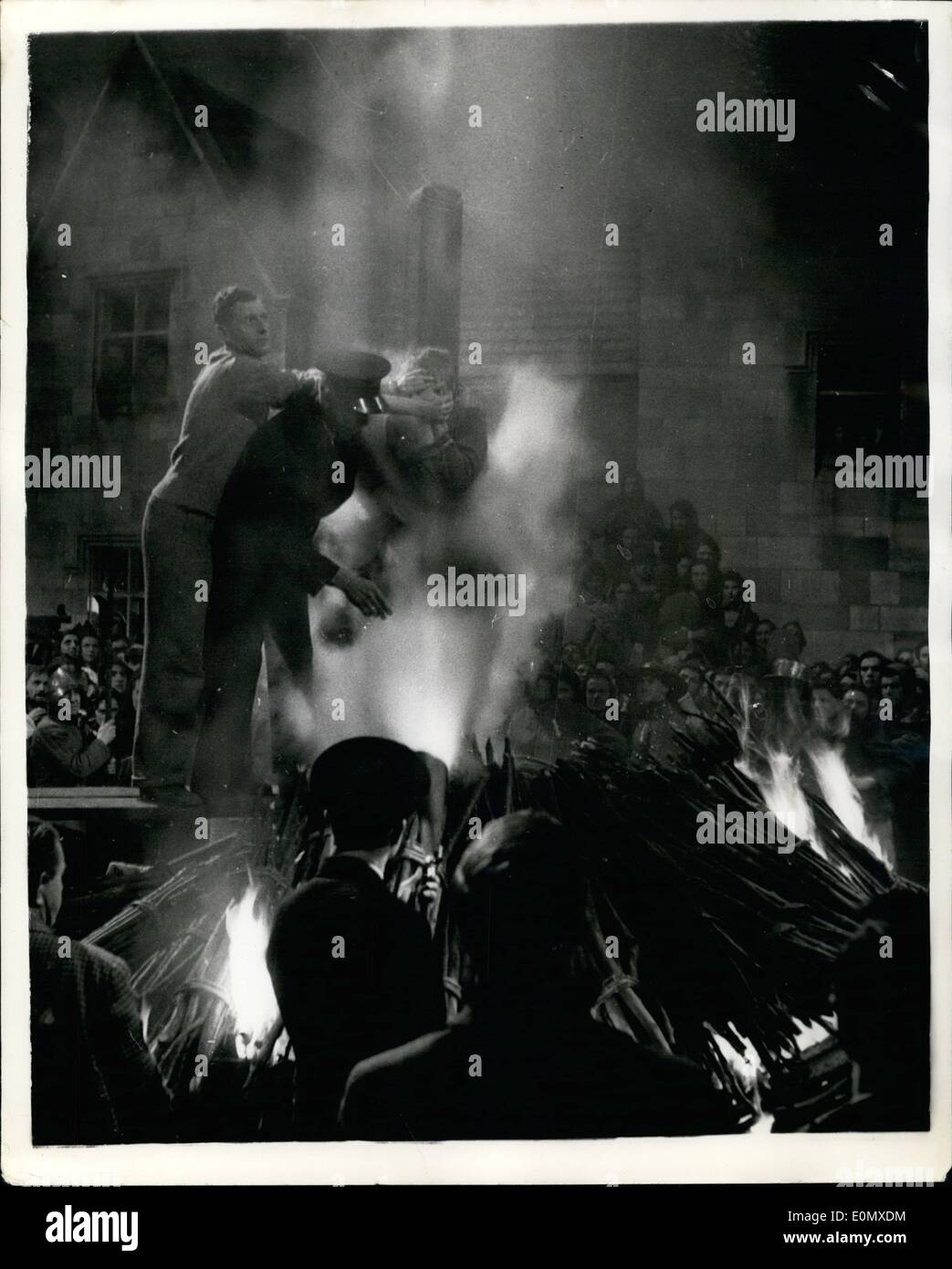 Burning at the stake hi-res stock photography and images - Alamy