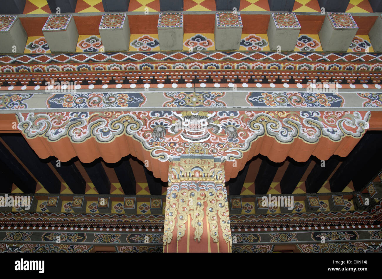 Painted wall and pillar in the King's Palace, Dechencholing Palace ...