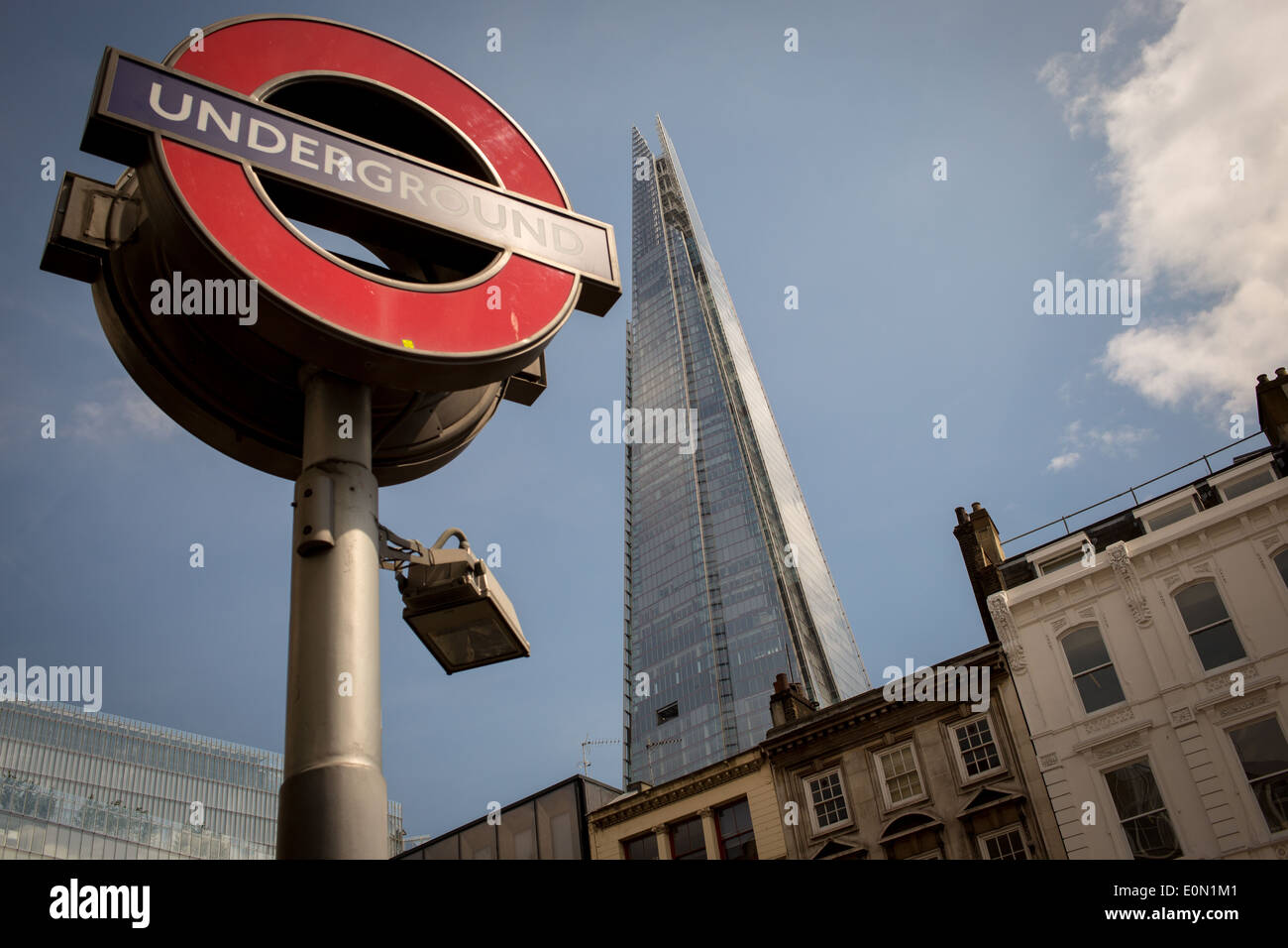 London bridge station sign hi-res stock photography and images - Alamy