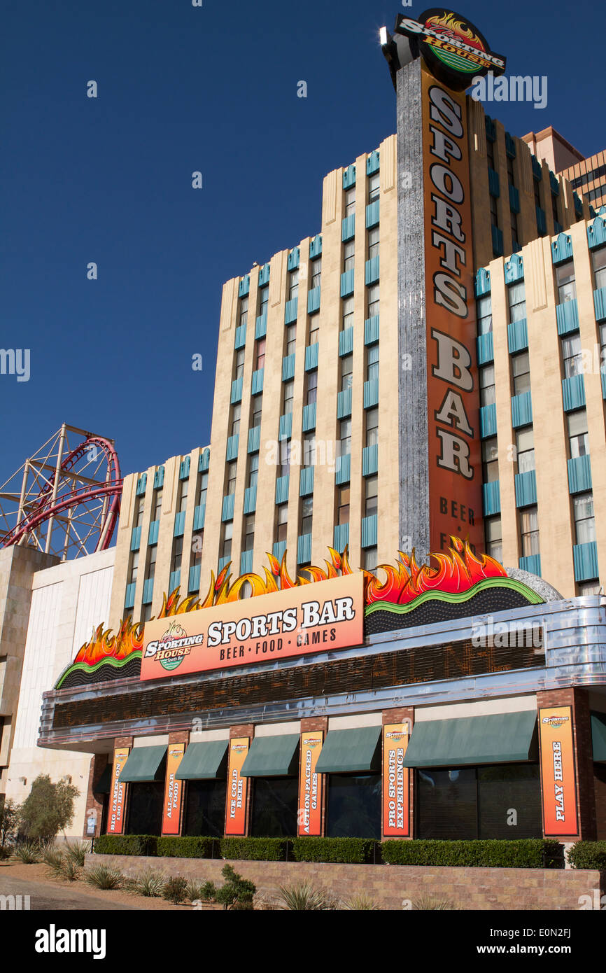 Sporting house sports bar hi-res stock photography and images - Alamy