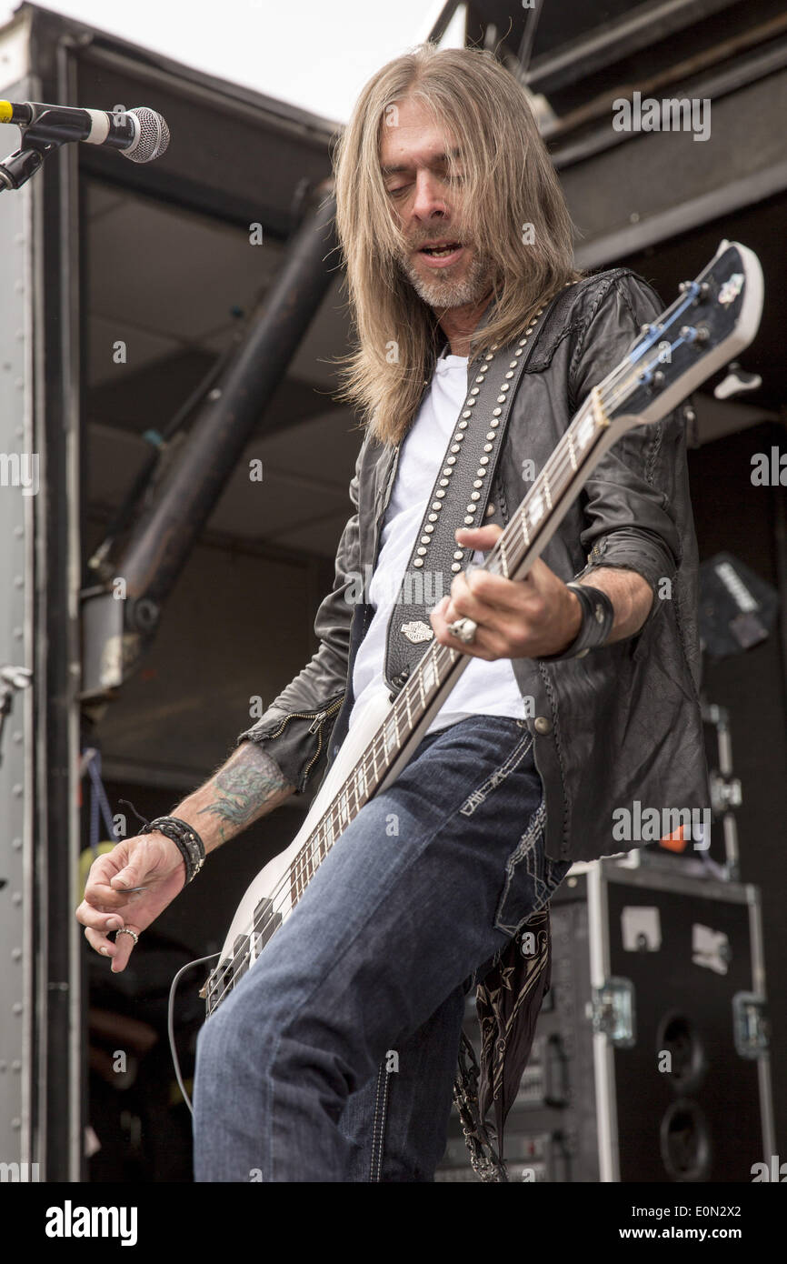 Bassist rex brown hi-res stock photography and images - Alamy
