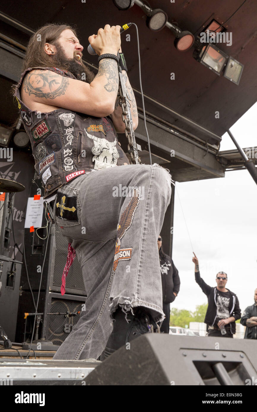 Columbus, Ohio, USA. 16th May, 2014. Vocalist DEWEY BRAGG of Kill Devil ...