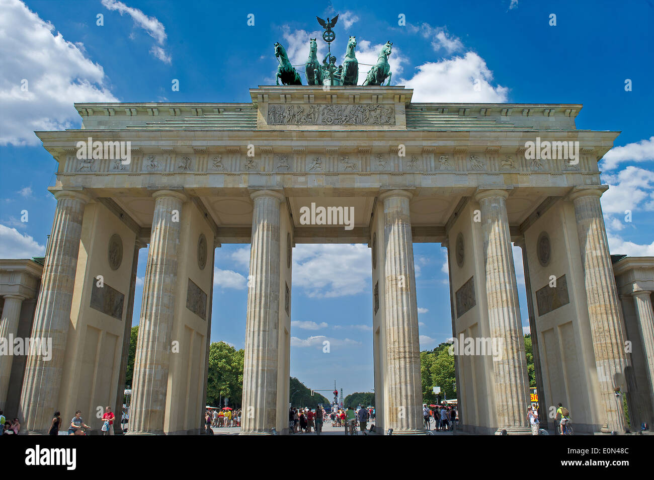 Berlin fernsehturm brandenburger tor hi-res stock photography and ...
