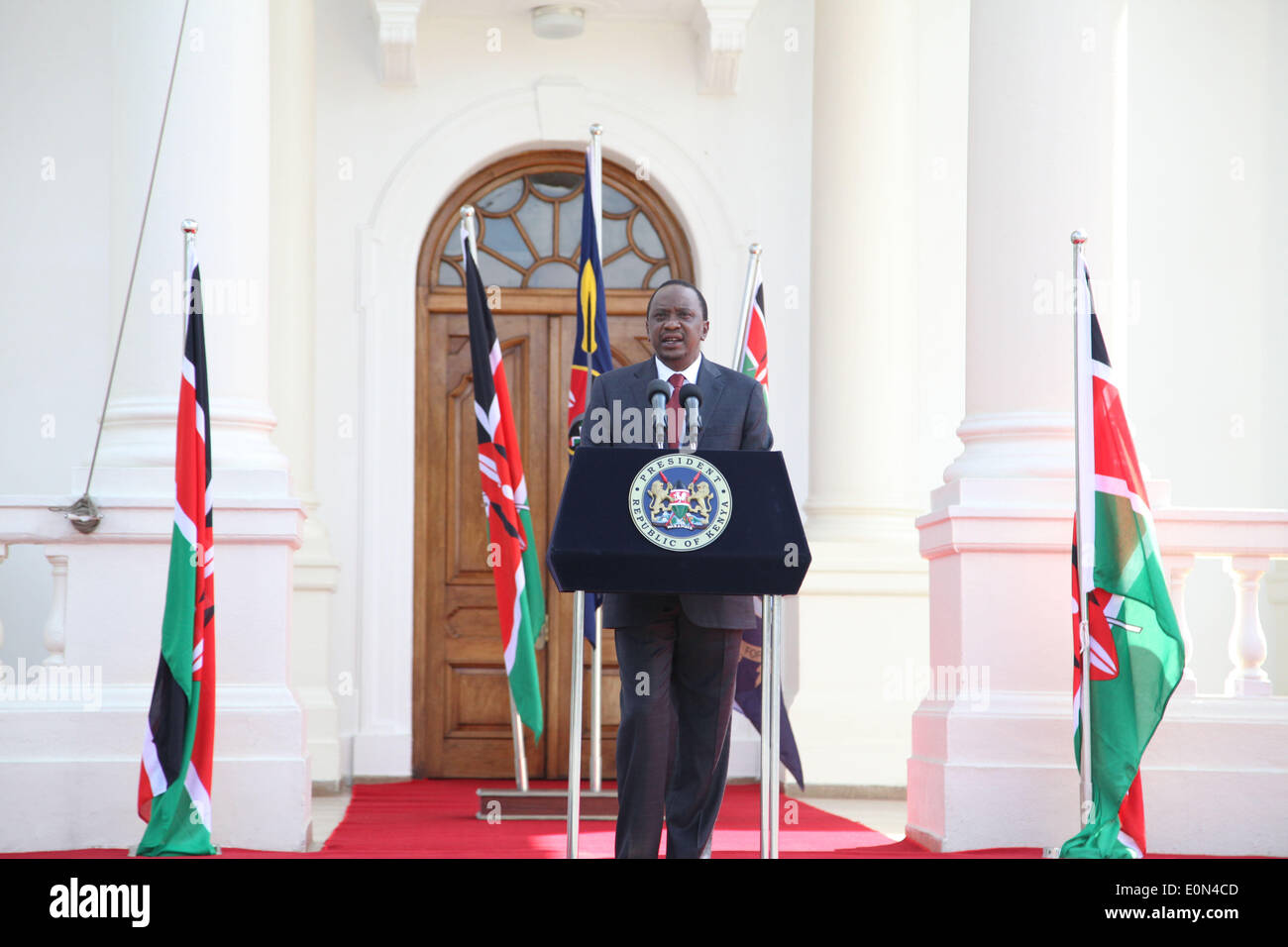 President kenya uhuru kenyatta state house hi-res stock photography and ...