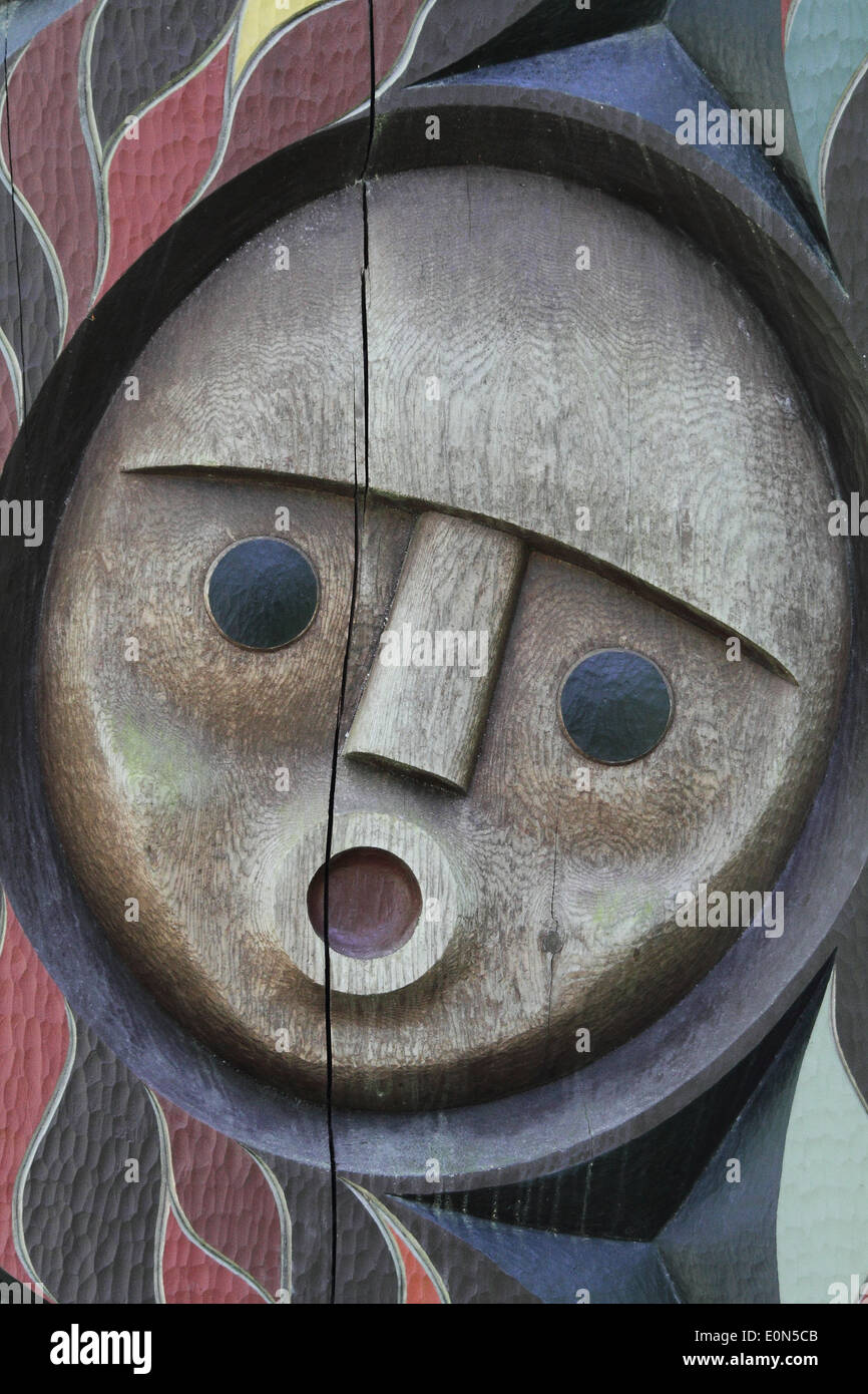 Indigenous carving hi-res stock photography and images - Alamy
