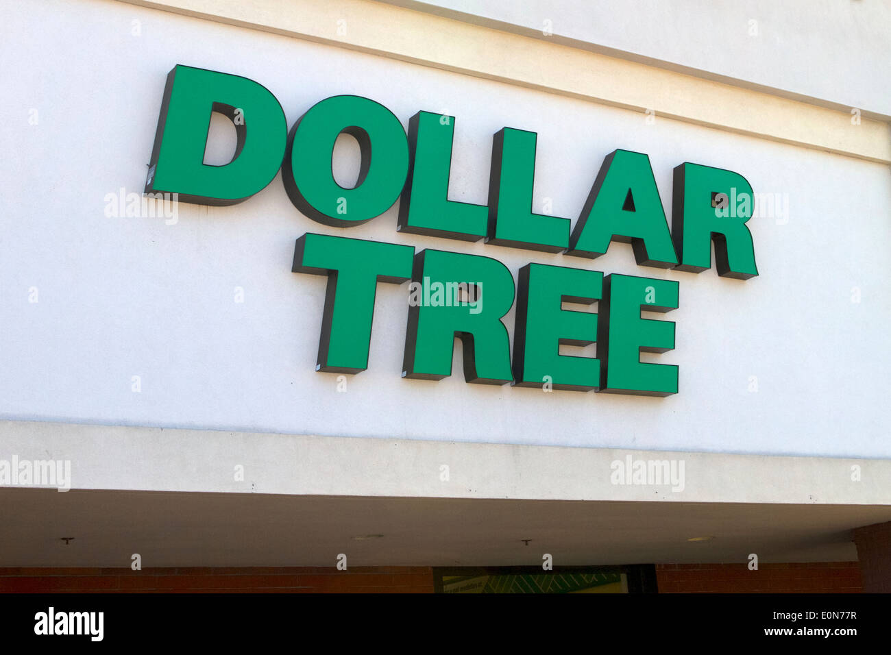 Dollar tree store sign in Santa Ana California Stock Photo - Alamy