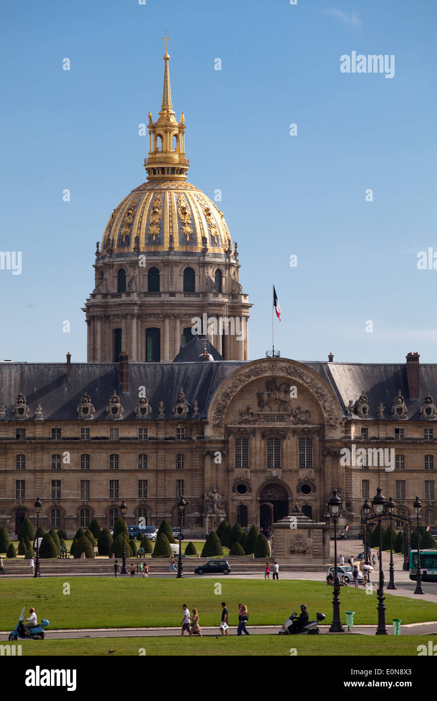 Dome des Invalides at Esplanade des Invalides, Paris, France Stock ...