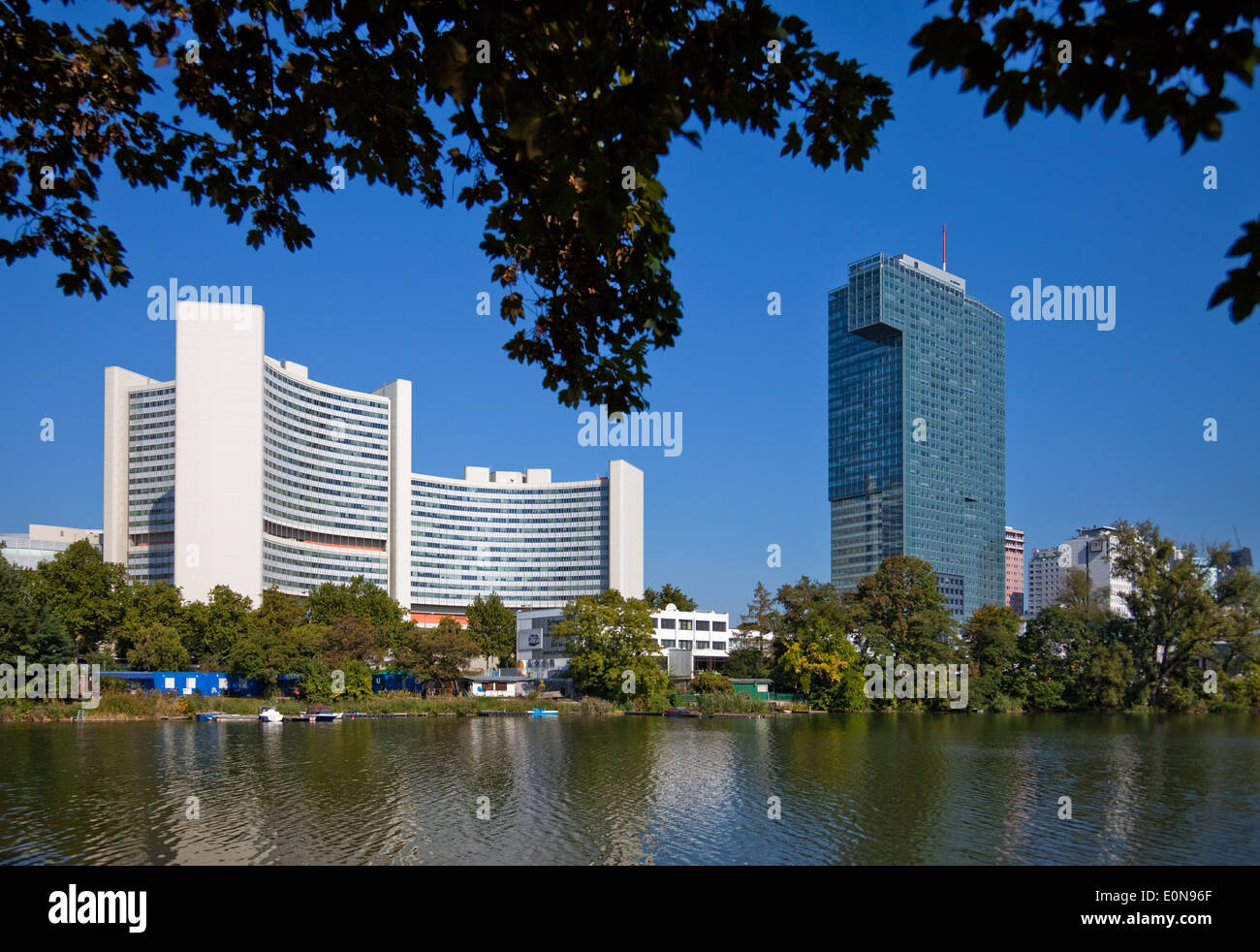 Modern architecture skyscraper izd tower hi-res stock photography and ...