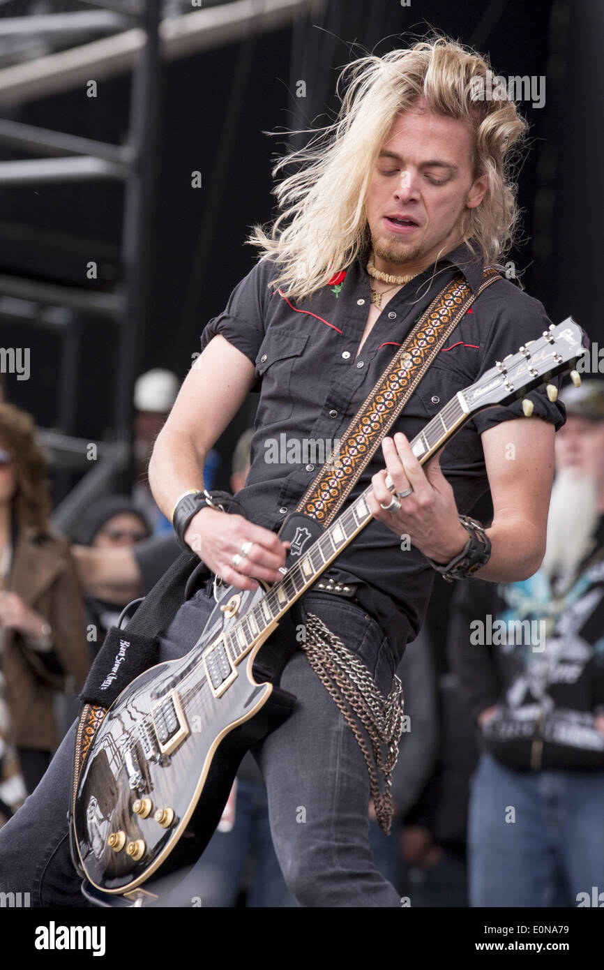 Columbus, Ohio, USA. 16th May, 2014. Guitarist BEN WELLS of Black Stone ...