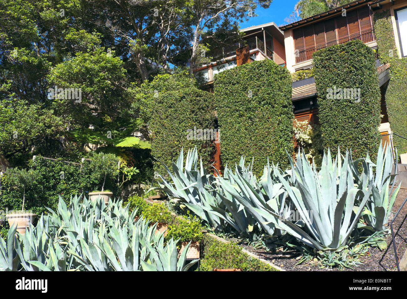 Well maintained gardens hi-res stock photography and images - Alamy