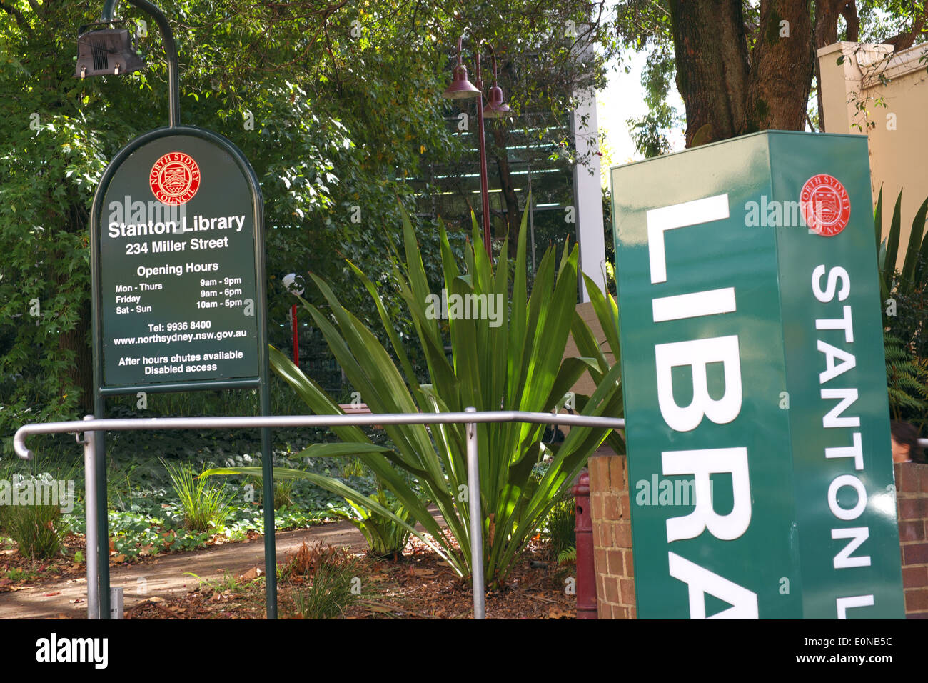 Books about architecture hi-res stock photography and images - Alamy