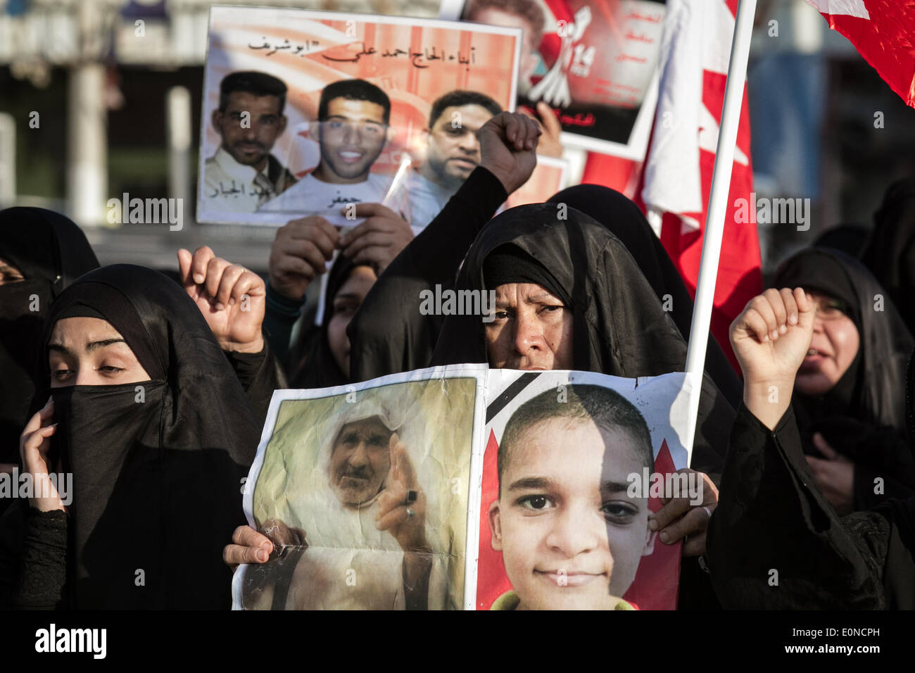Malkiya, Bahrain. 16th May, 2014. Bahrain, Malkiya - Thousands attend ...